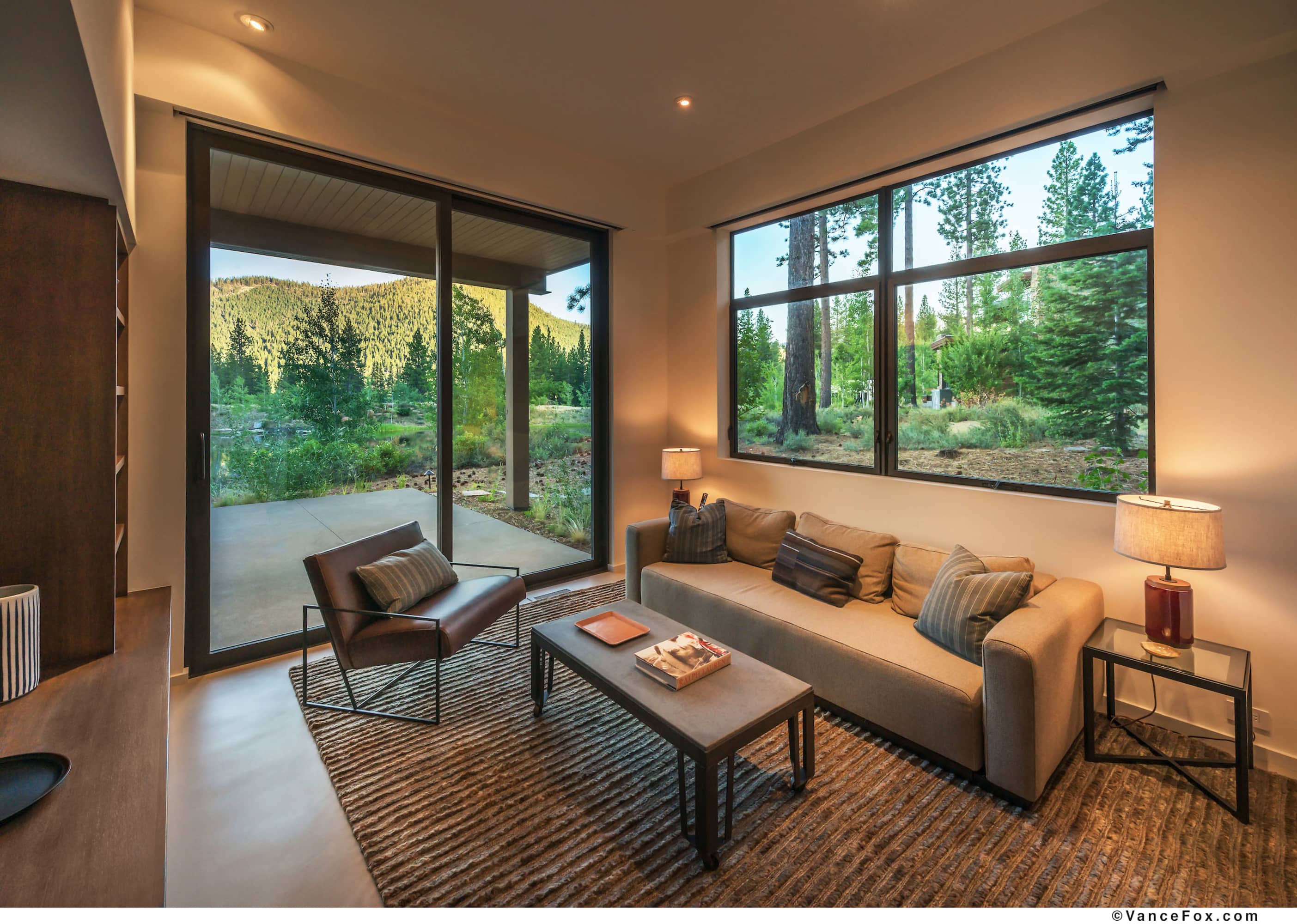 2 - TSX3000 Casement Window (Outswing)